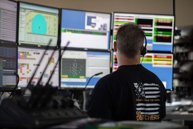 SRX 2200 Combat Radio - Enhanced - Motorola Solutions